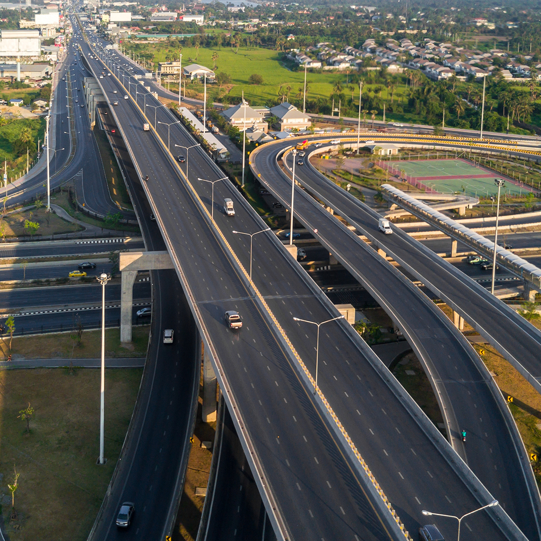 Highways vs Dual Carriageways: Key Differences